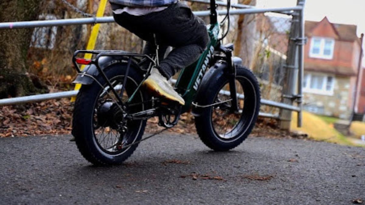 The Pika Foldable E-Bike: Your Compact Solution for Urban Mobility